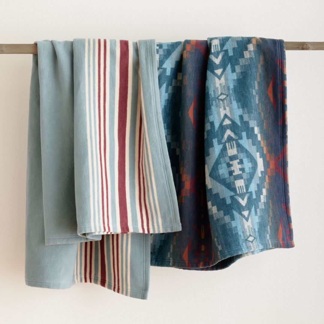 Pendleton Carico Lake Blanket Gift Set (Marine) – C.M. Russell Museum